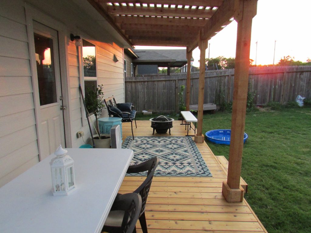 Designing the Perfect Deck to Expand Your Outdoor Living Space